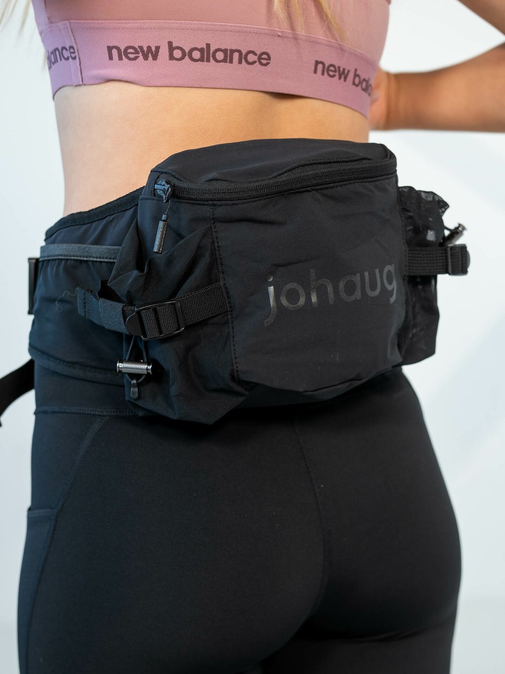 Johaug Adapt Bum Bag 2.0 - Sort | Getinspired.no