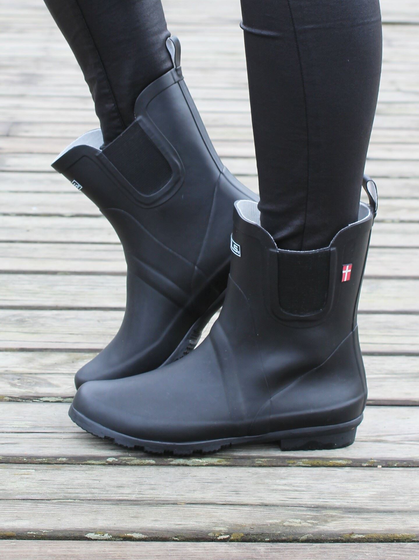 Mols Suburbs W Rubber Boot - Black | Getinspired.no